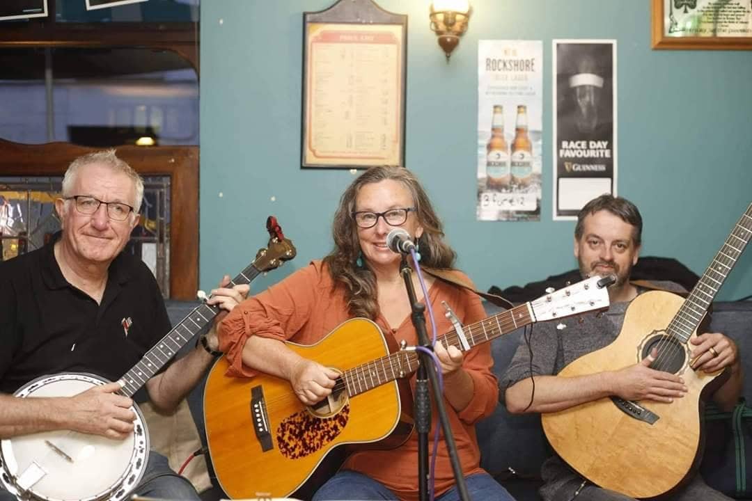 Artist of the Month - Kara Richards - Athlone Community Radio